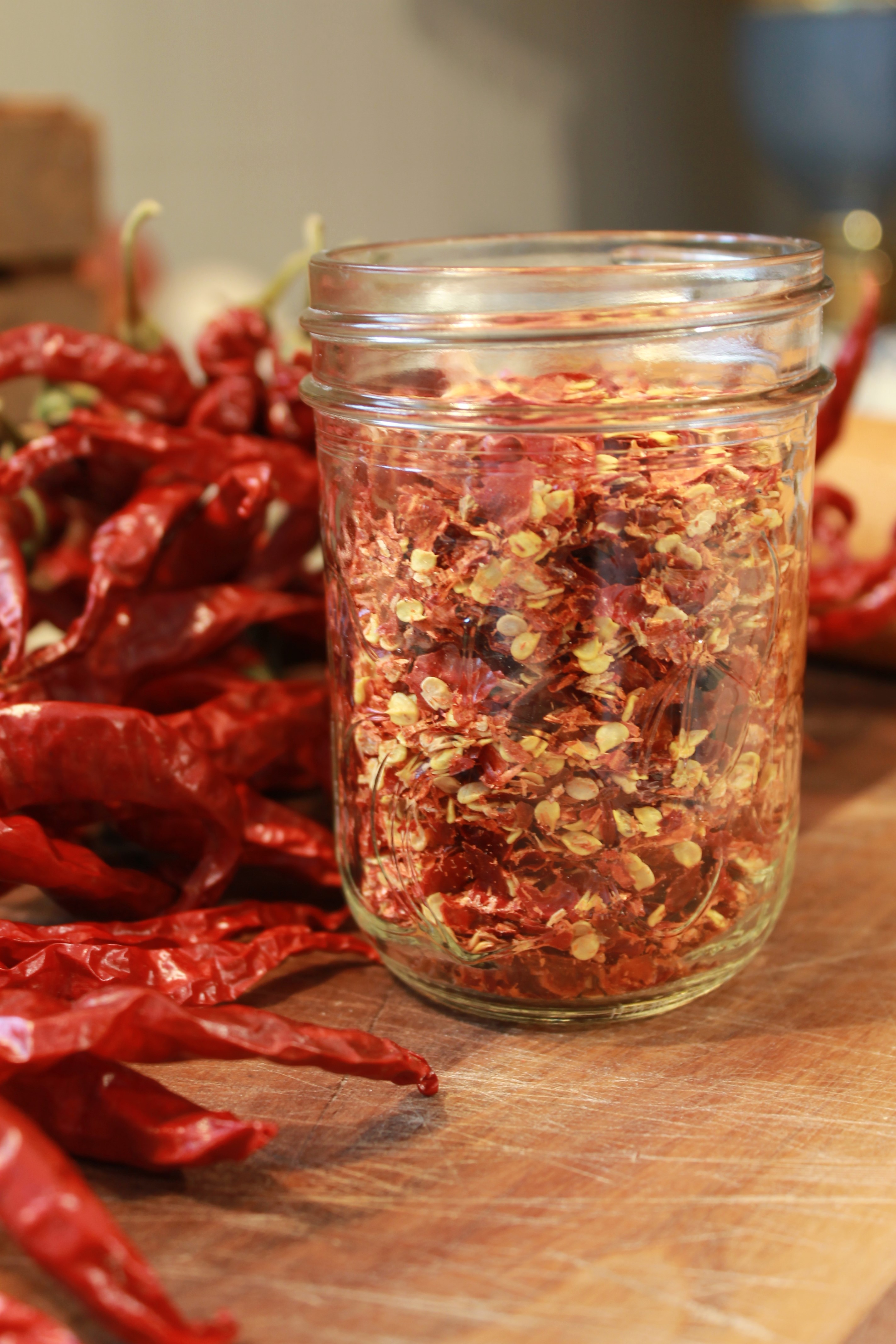 Homemade Red Pepper Flakes | Dehydrating Cayenne Peppers | Air Drying ...